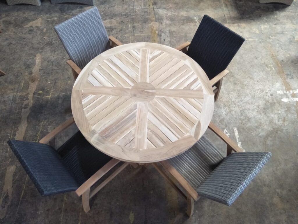 HAWAII ROUND TABLE - 1.5 - Fielder’s BBQ & Outdoor